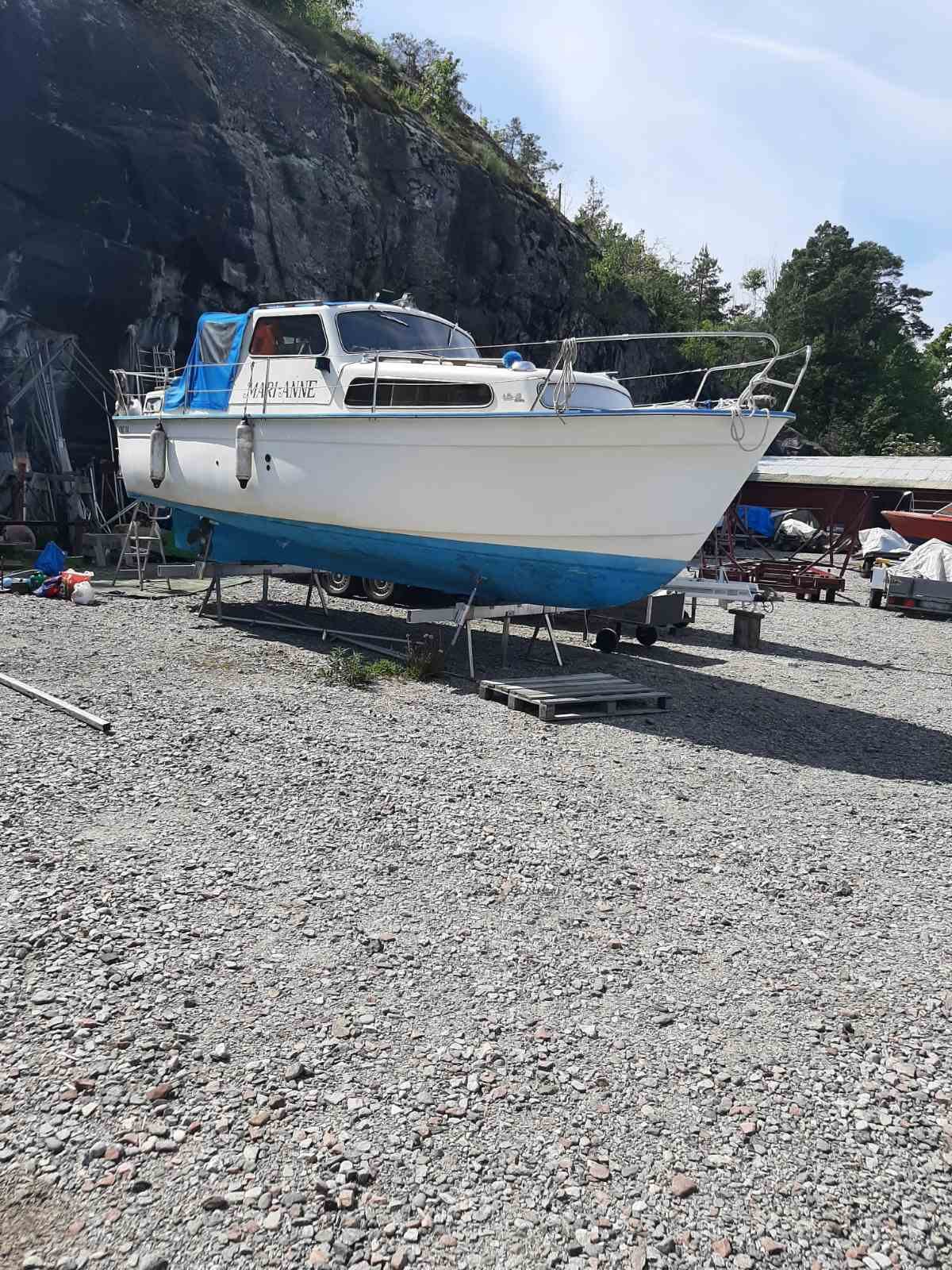 Albin 25 Deluxe
