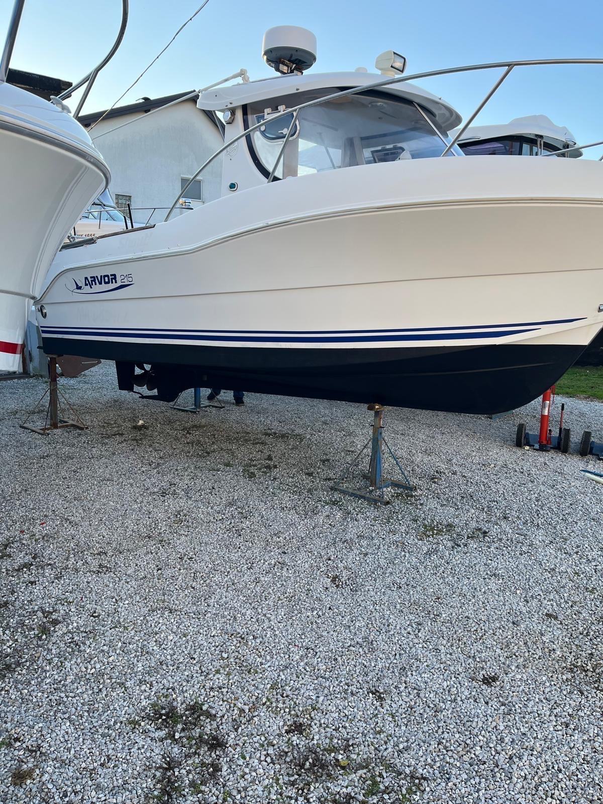 Arvor 215 Cummins motor