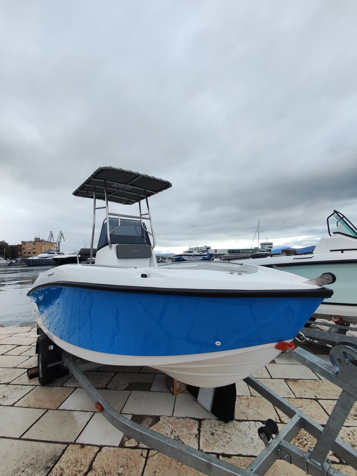 Compass 165 PRO - Fishing