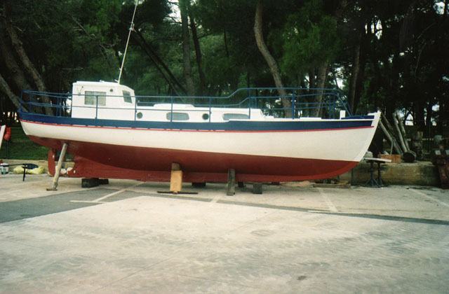 drvena barka kuter 8x4 motor dizel perkins 40.ks