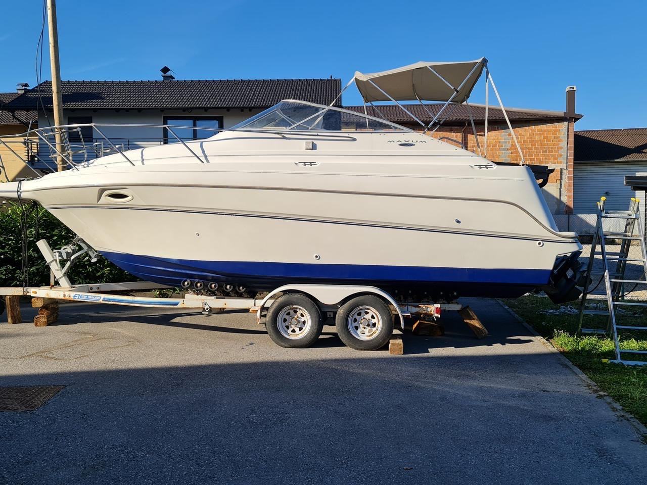MAXUM 240 SCR, CABIN CRUISER