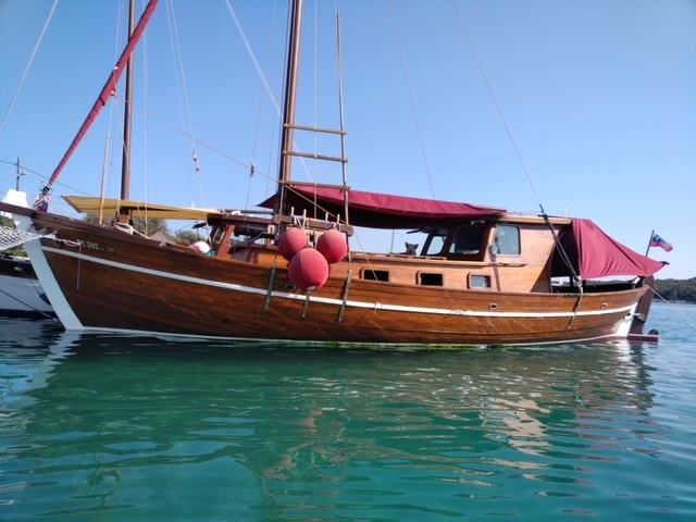 Maybe - Betina prekrasan brod za uživanje