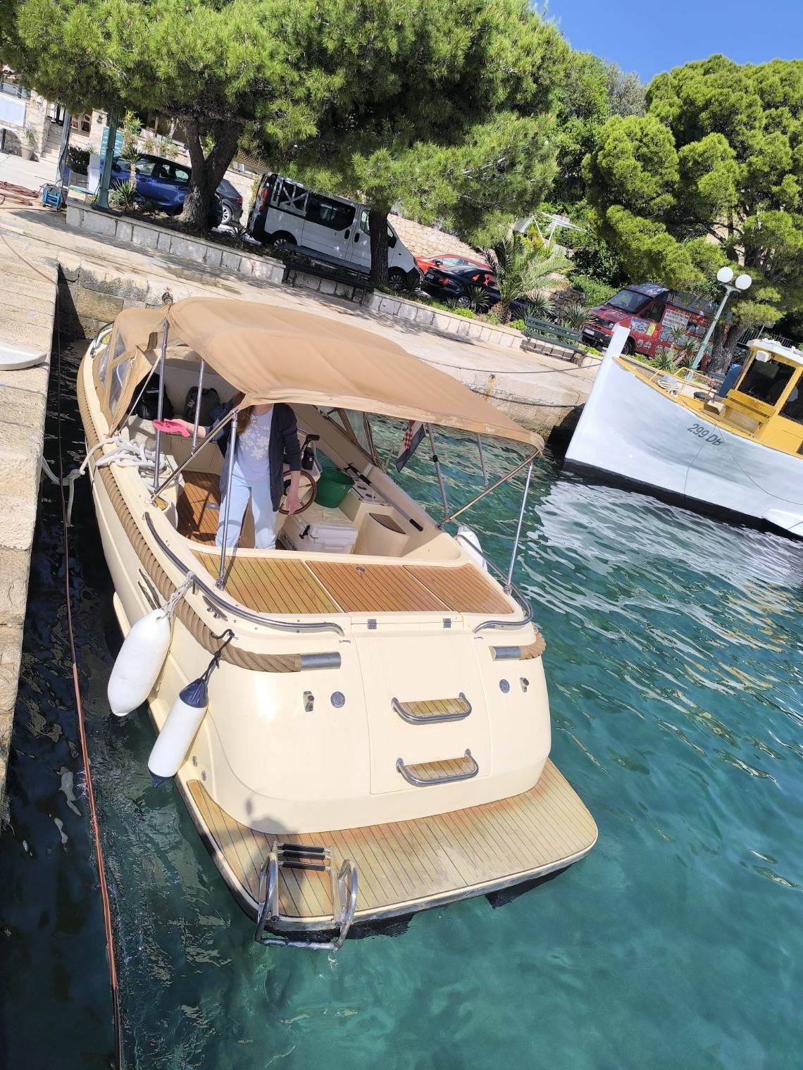 PREMIEUR 715 LUXURY--HOLAND tender-2022-g.--moguć vez i štand-DOGOVOR!