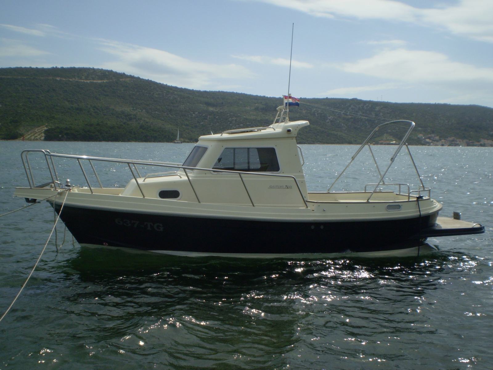 Prodajem DAMOR 700 sa povlasticom za gosp.rib. i doz. Za rib. Turizam