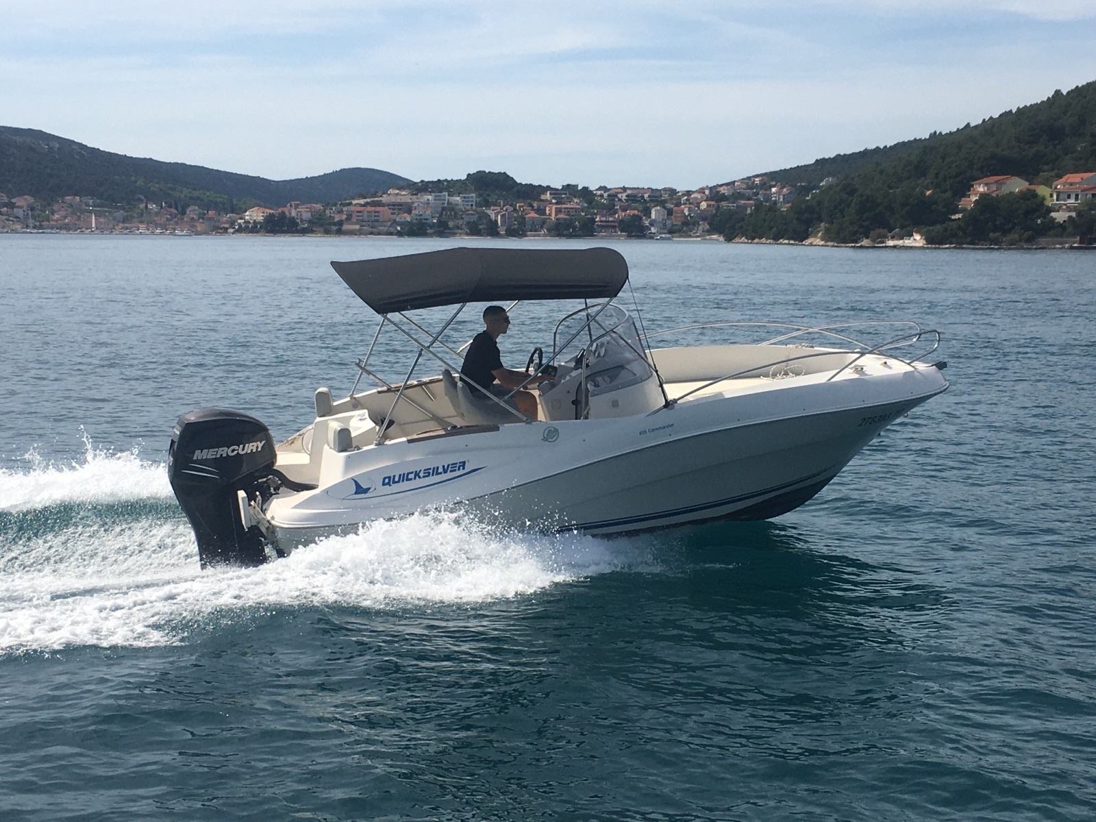 QUICKSILVER 635 COMMANDER