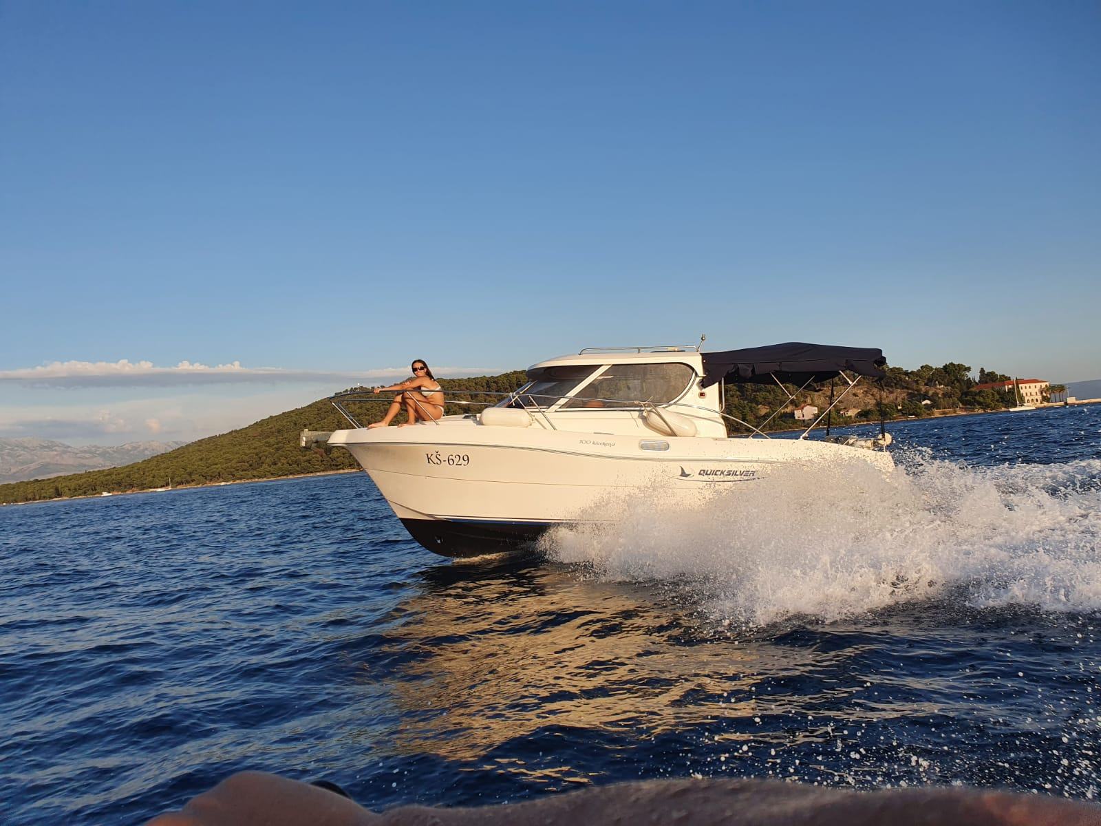 Quicksilver 700 Weekend