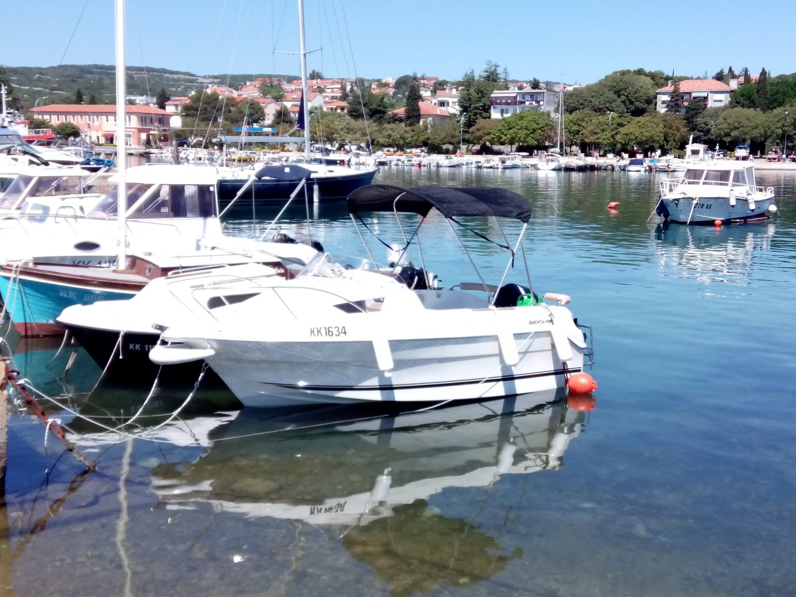 Quicksilver Activ 470 Cabin