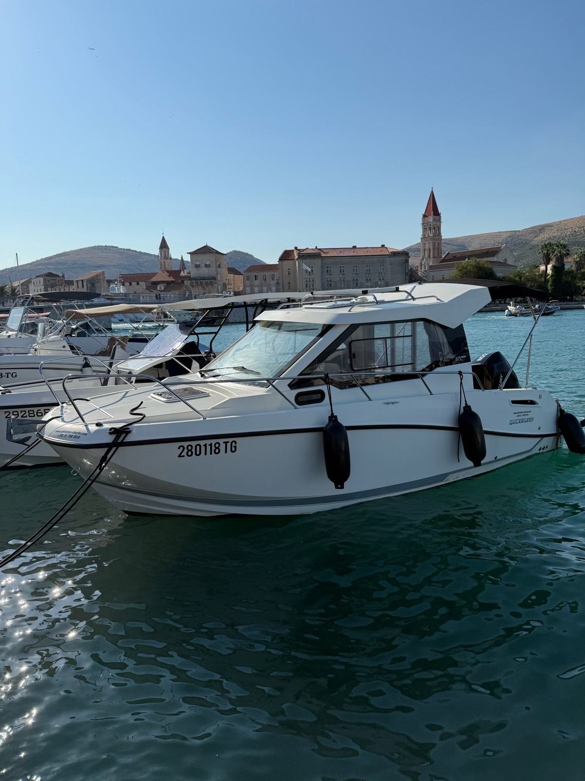 Quicksilver Activ 675 Weekend - Mercury V6 F200HP XL