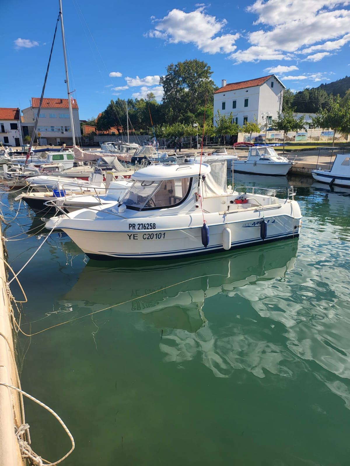 Arvor 200 auto pilot duple komande solar servo volan