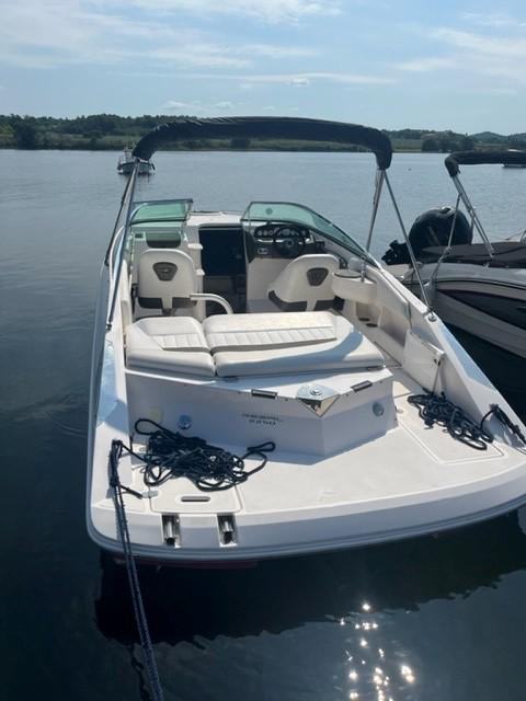 Regal 2250 LSC