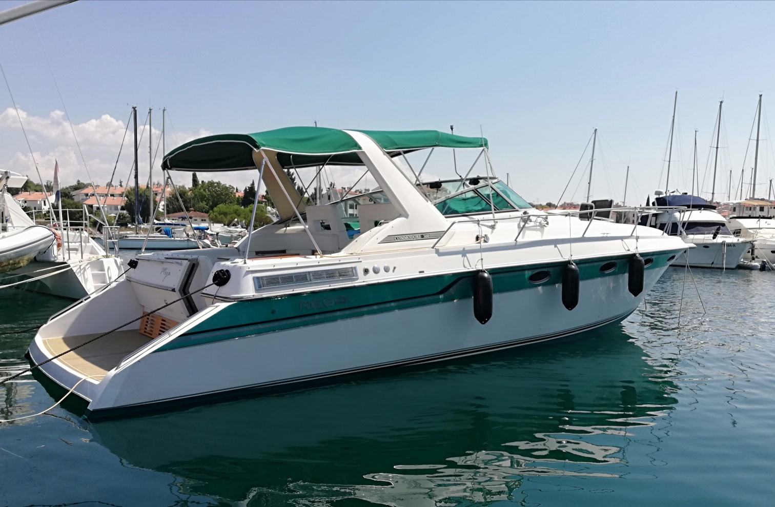 Regal 360/402 Comodore