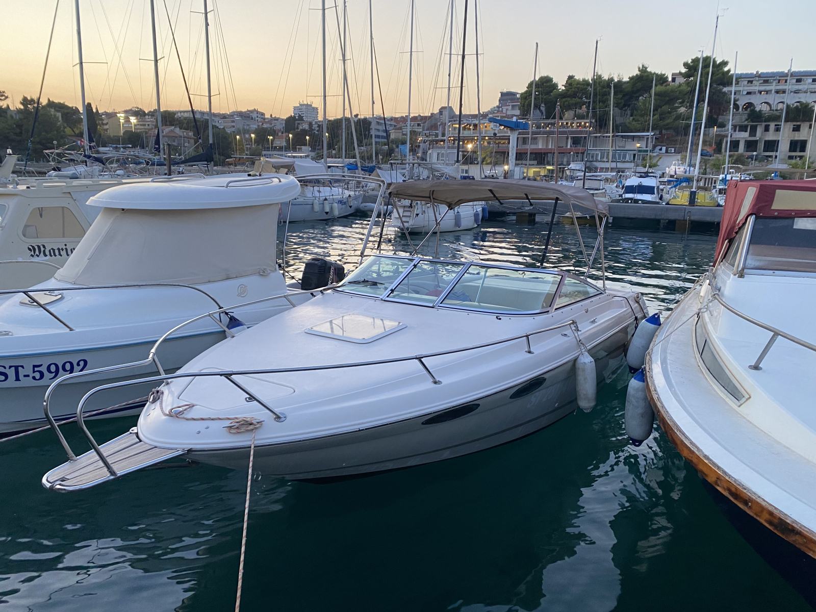 SEA RAY 220 OV Signature Select