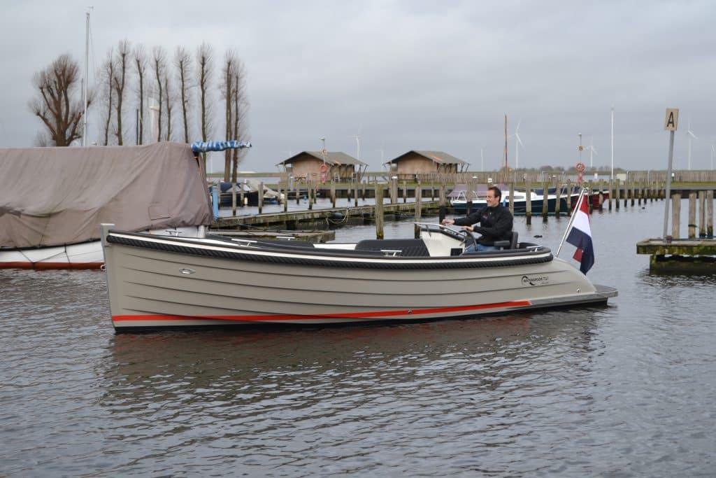 Waterspoor 717inboard+Yanmar 110KS dizel