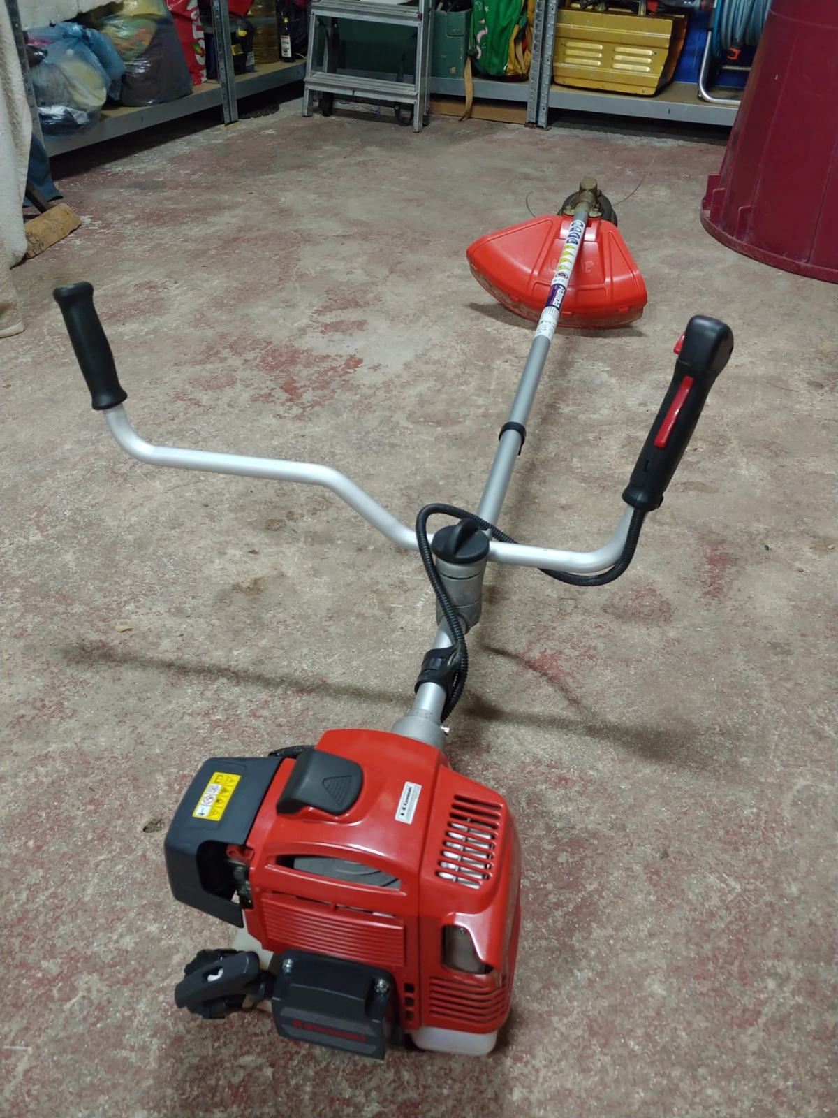 Kawasaki TJ45E Trimer 2.4ks (stanje novoga)