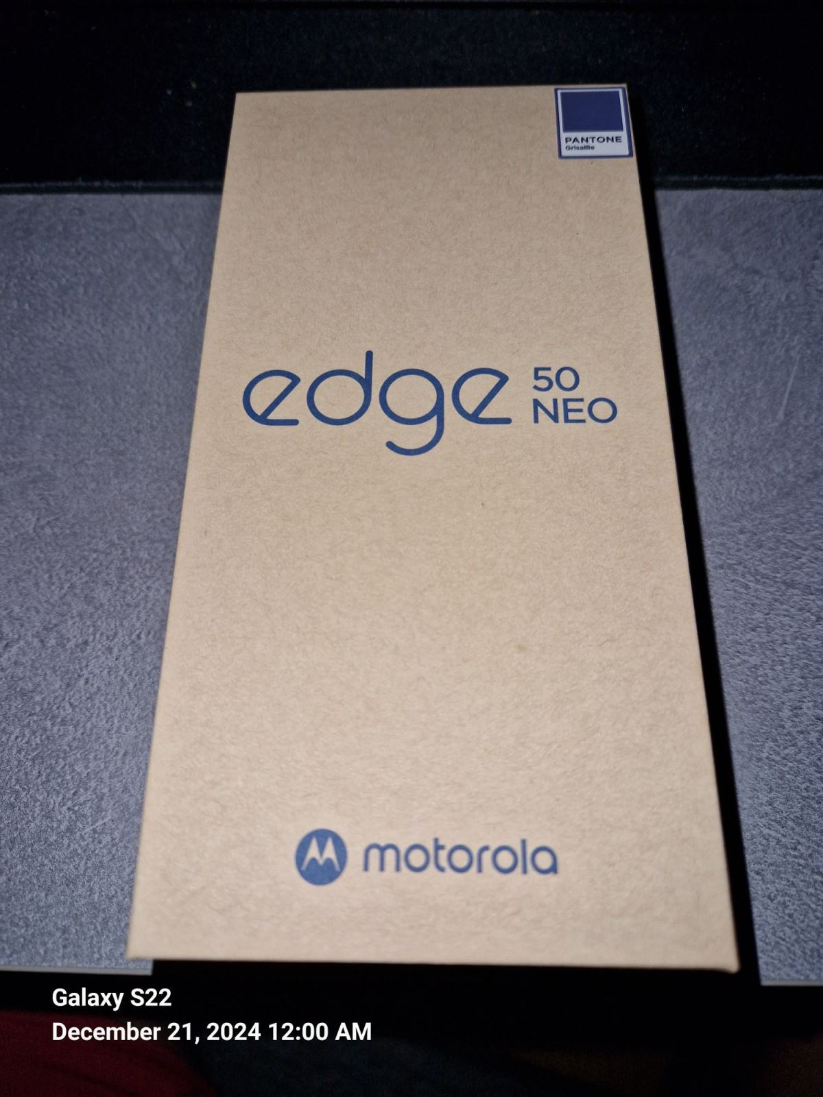 MOTOROLA EDGE 50 NEO 8GB/256GB NOVO, NEOTPEČAĆENA KUTIJA, JAMSTVO 2GOD