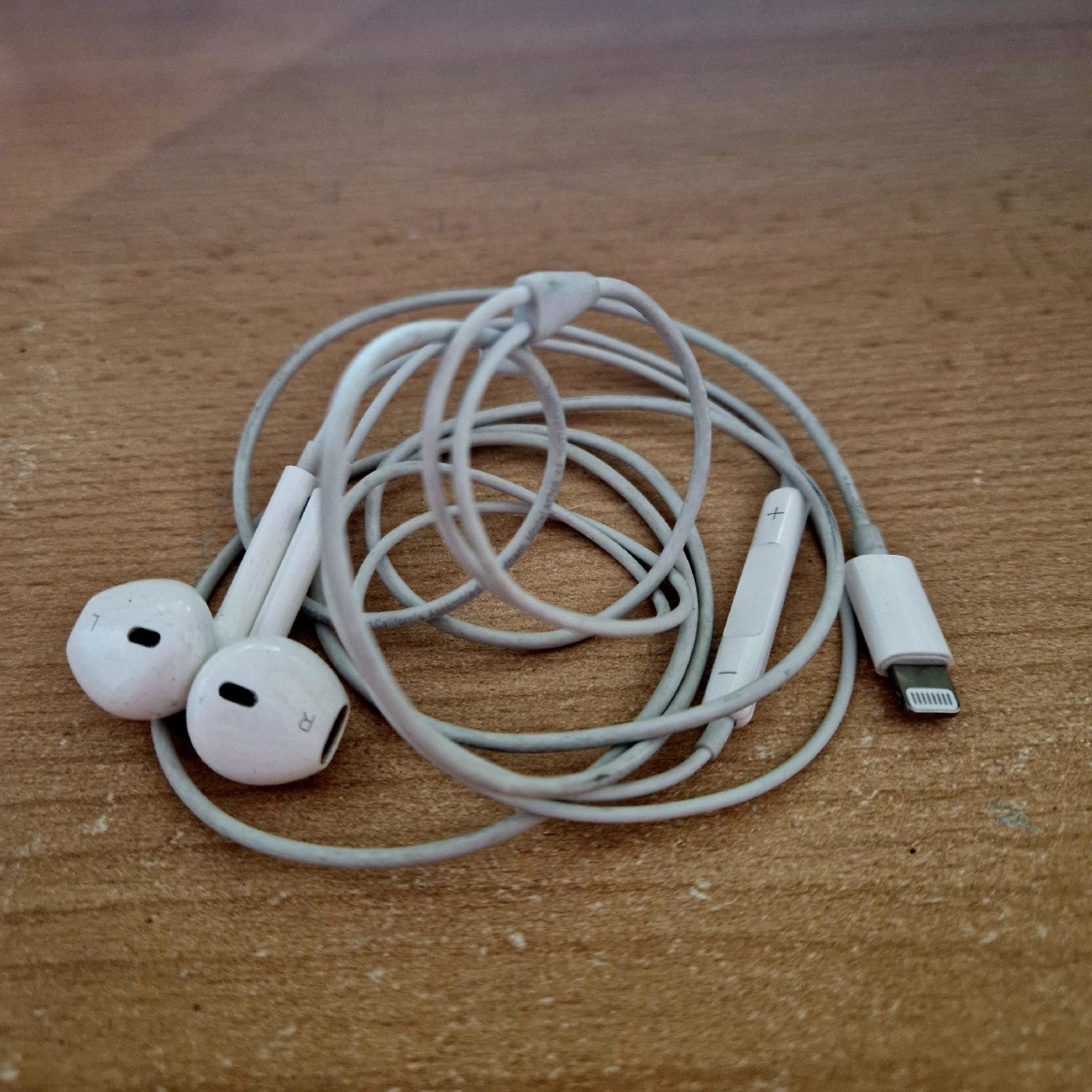Apple - EarPods s Lightning priključkom