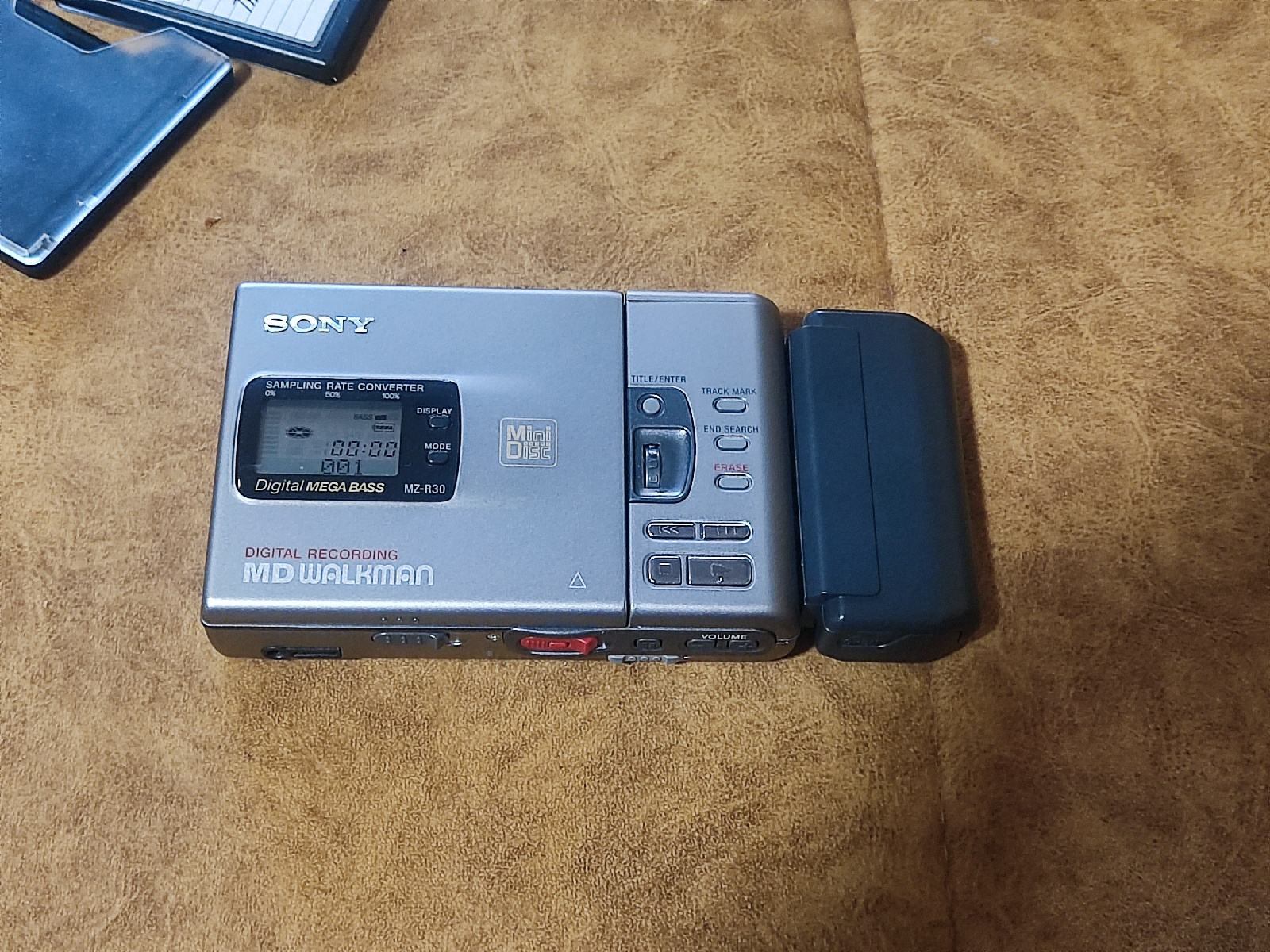 SONY MZ R30 mini disc portable recorder