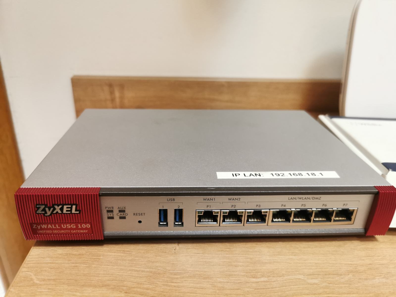 ZyXEL ZyWALL USG100 Unified Security Gateway