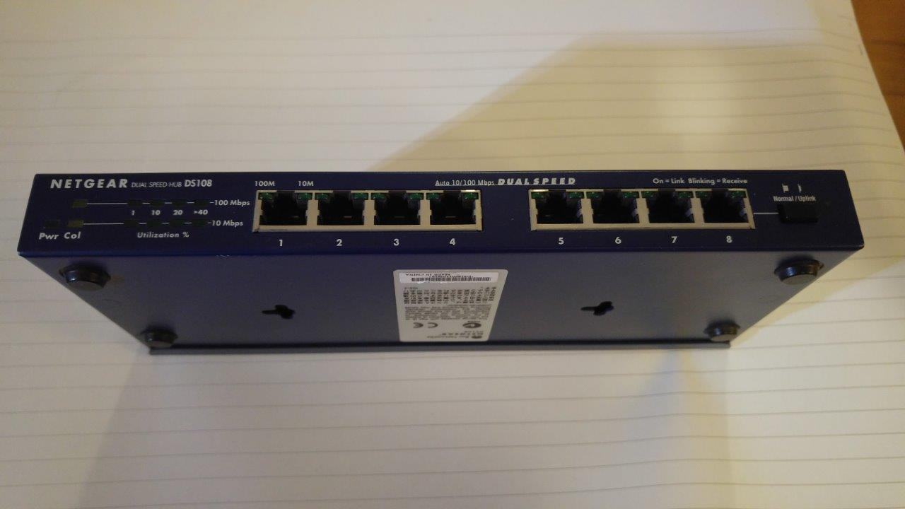 NETGEAR DS108 8 Port 10/100 Mbps Dual Speed Hub