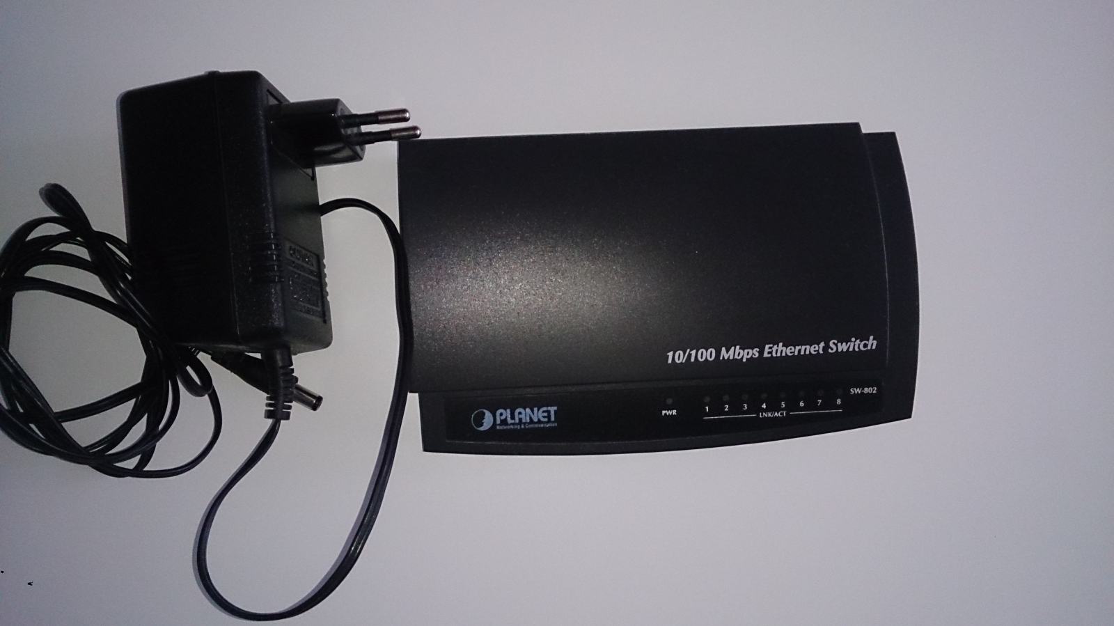 PLANET Preklopnik (Switch) 8-port 10/100Mbps sa 8-Port 802