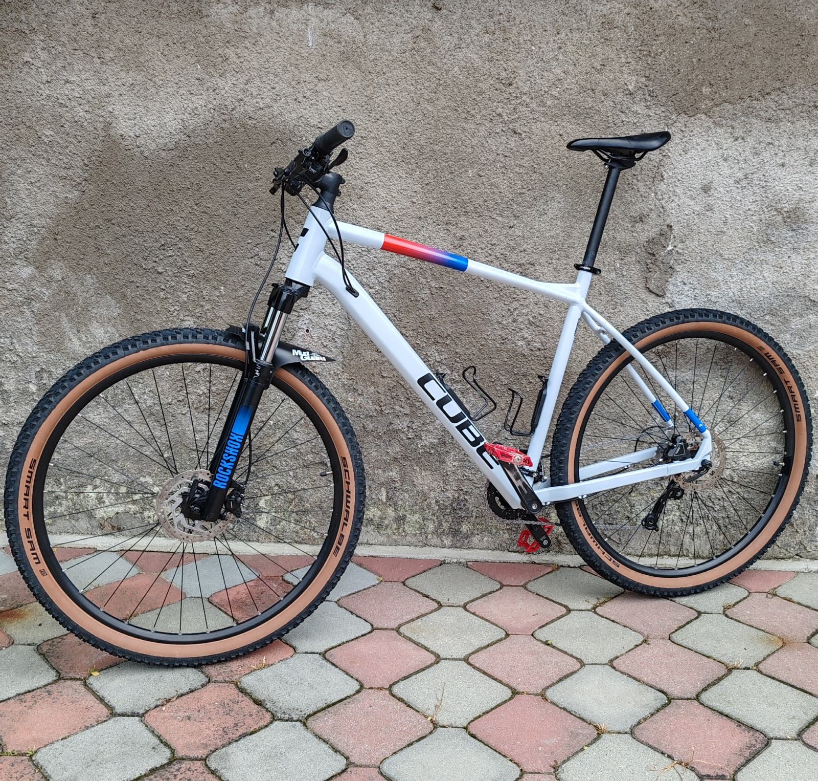 BICIKL CUBE AIM SLX WHITE´N´BLUE´N´RED 2023