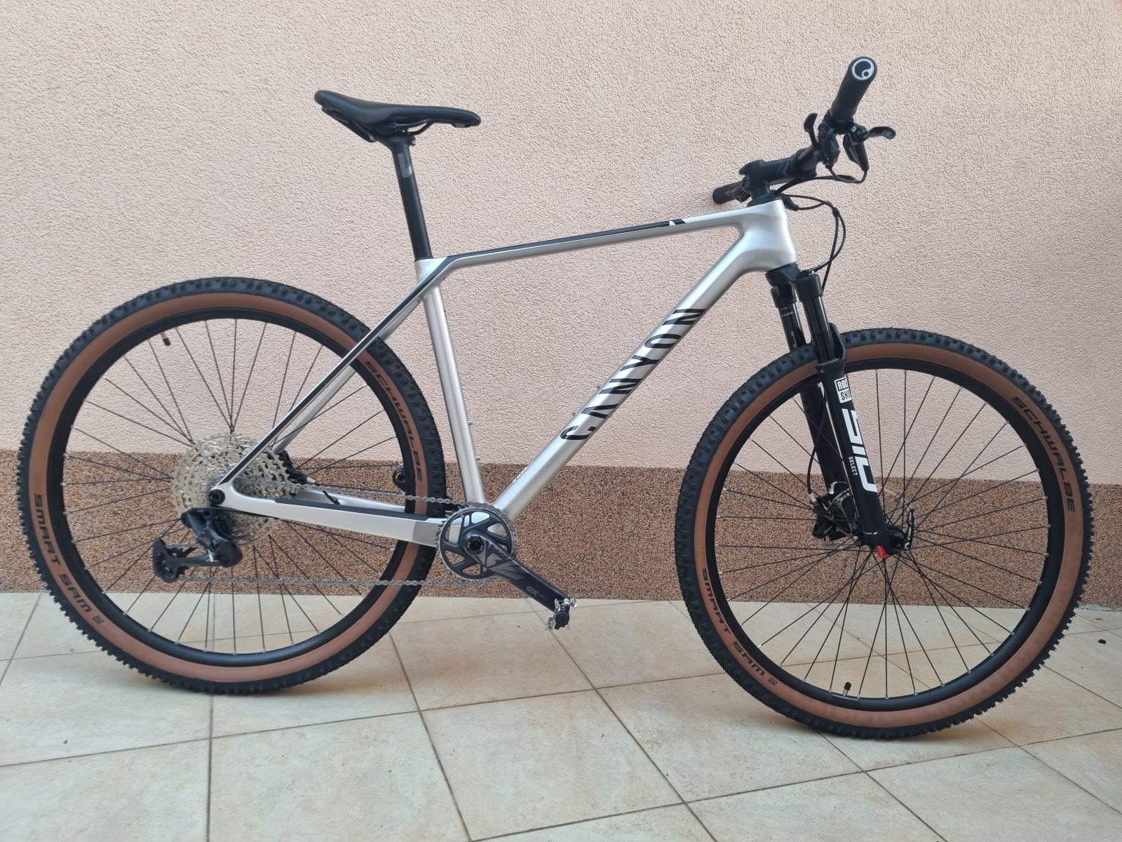 Canyon Exceed CF 7. ** Carbon