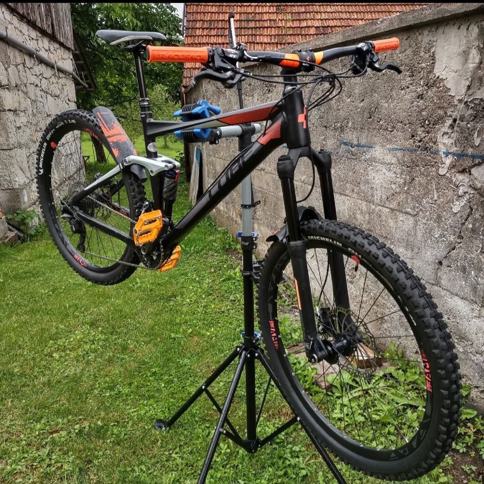 Cube stereo 140 hpa pro