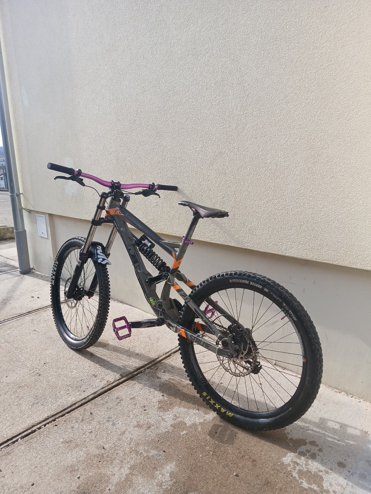 Downhill Bike Begramont straitline