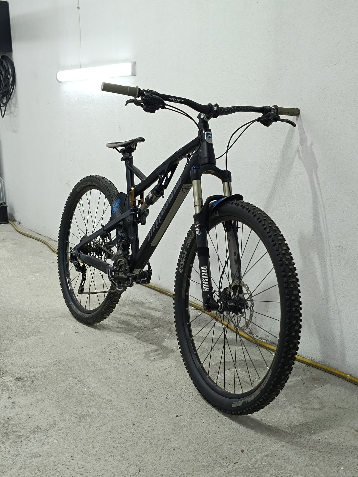 Full suspension mtb steppenwolf tyler sport