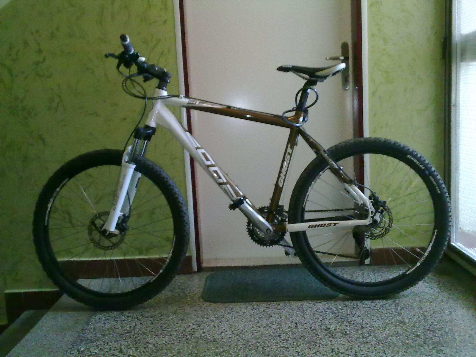 ghost se 2002