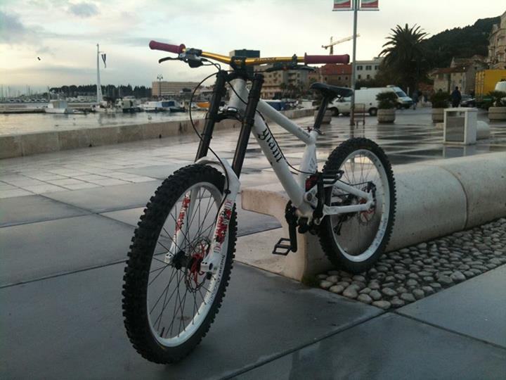 Giant DH comp
