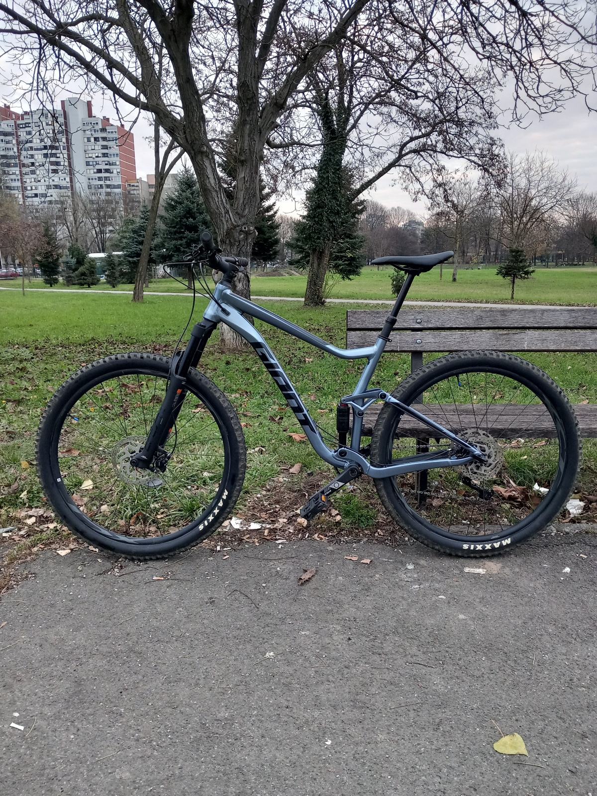 Giant STANCE 2 29 KNIGHT SHIELD L