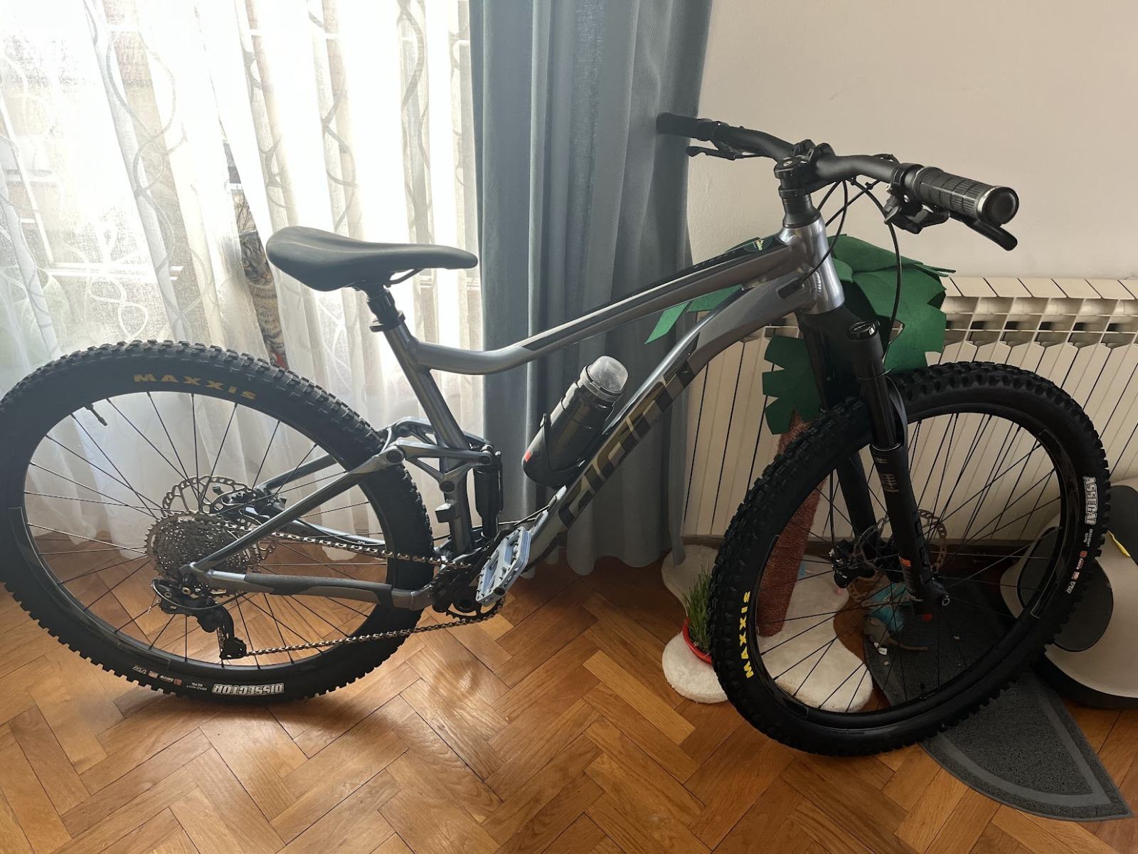 Giant Stance 29 2, 2022 full suspension MTB