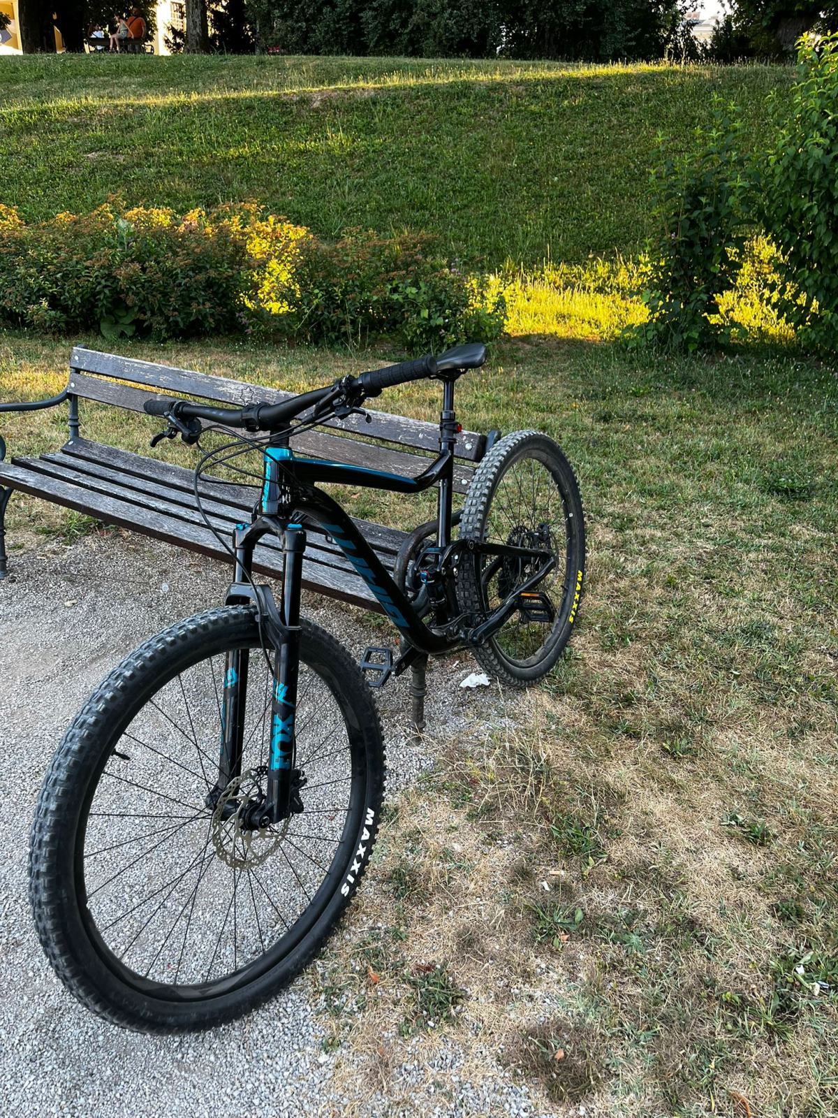 Giant trance 2, XL rama, full suspension , Fox amortizeri