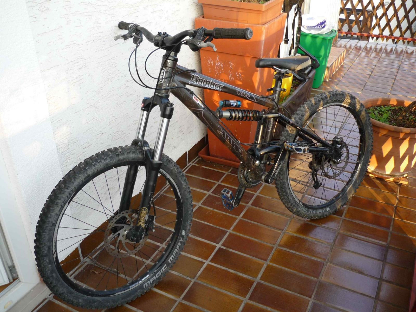 DH bicikl-Haro Extreme X7 full suspension