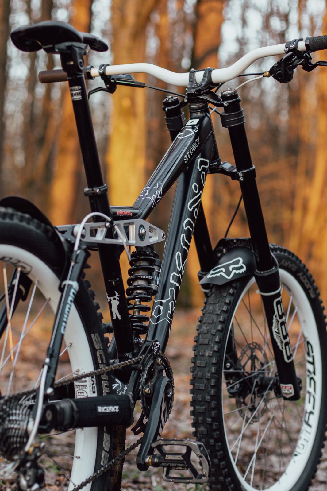 Kona Stinky 06 – Full DH/FR