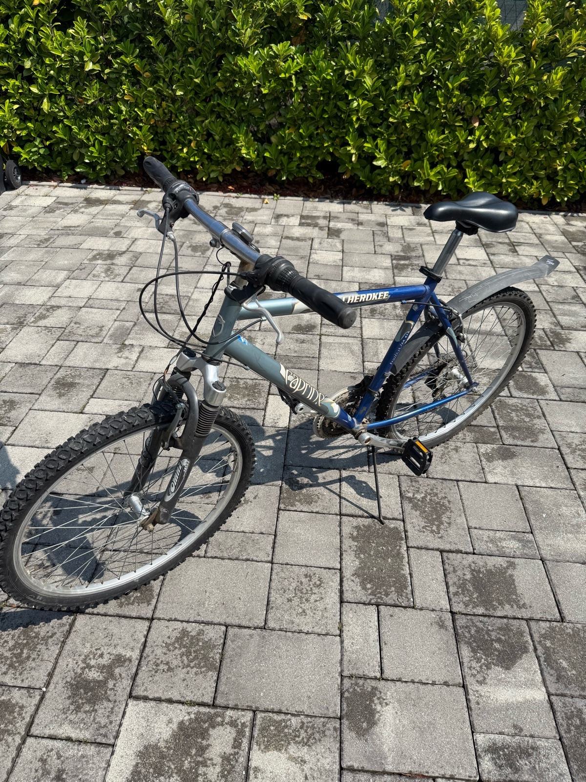 MTB - Caprine Cherokee - Ciklo centar - ispravan, očuvan