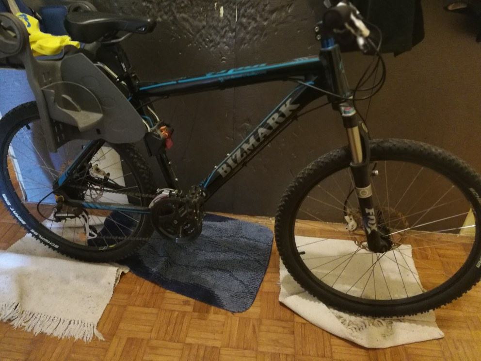 MTB sa odličnom opremom Veličina M