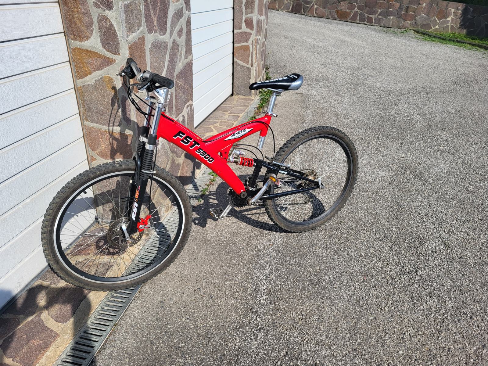 Prodajem Genesis FST 5900 downhill bicikl