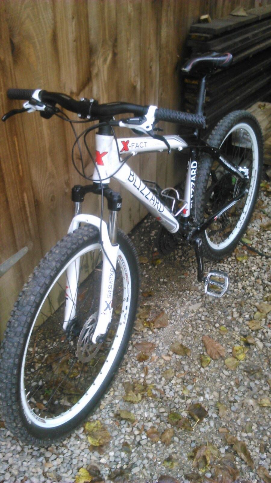 Prodajem MTB bicikl blizzard x-fact