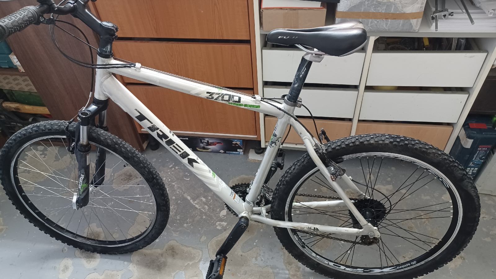 Trek 3700