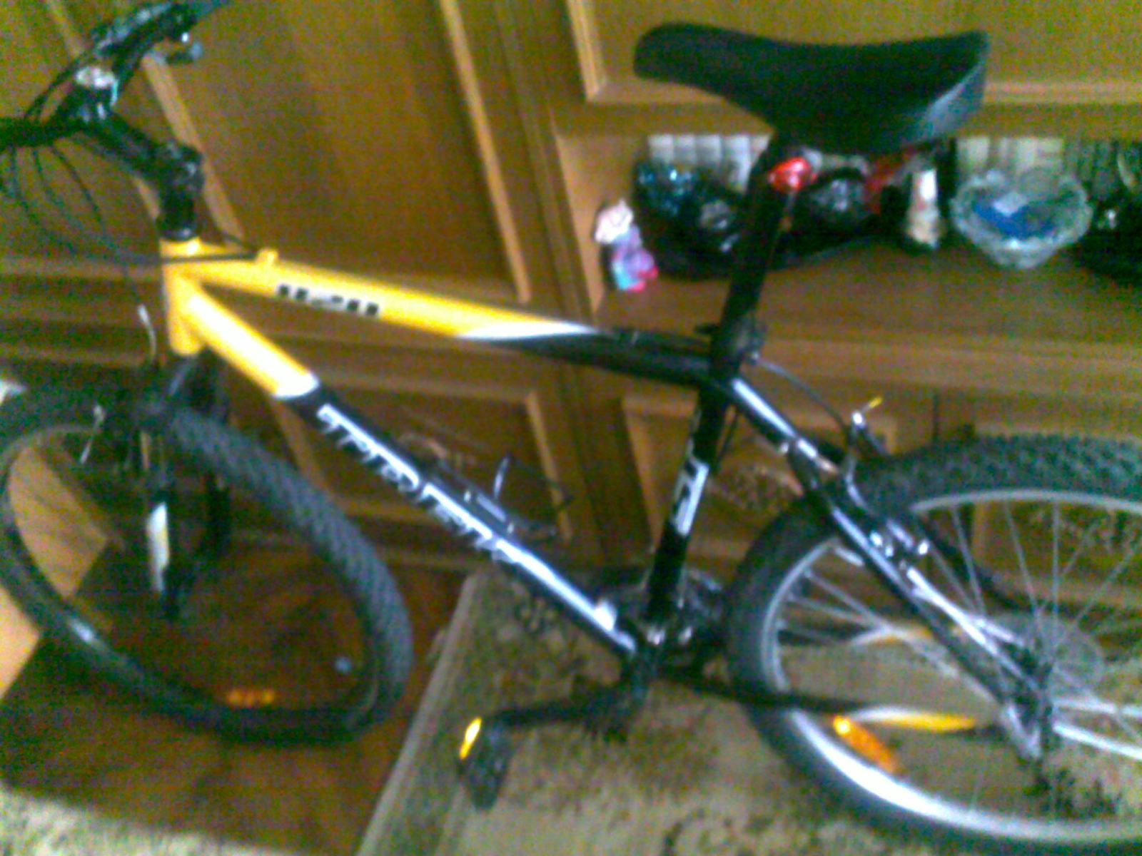 TREK ST820