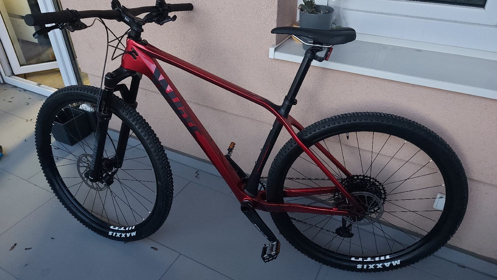 White XC 290 Ultimate Carbon MTB