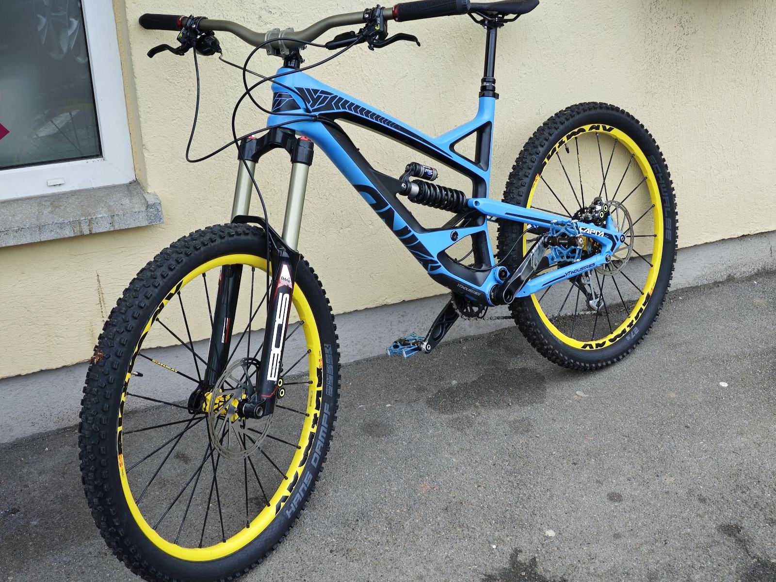 YT Capra CF Pro 2017 Carbon