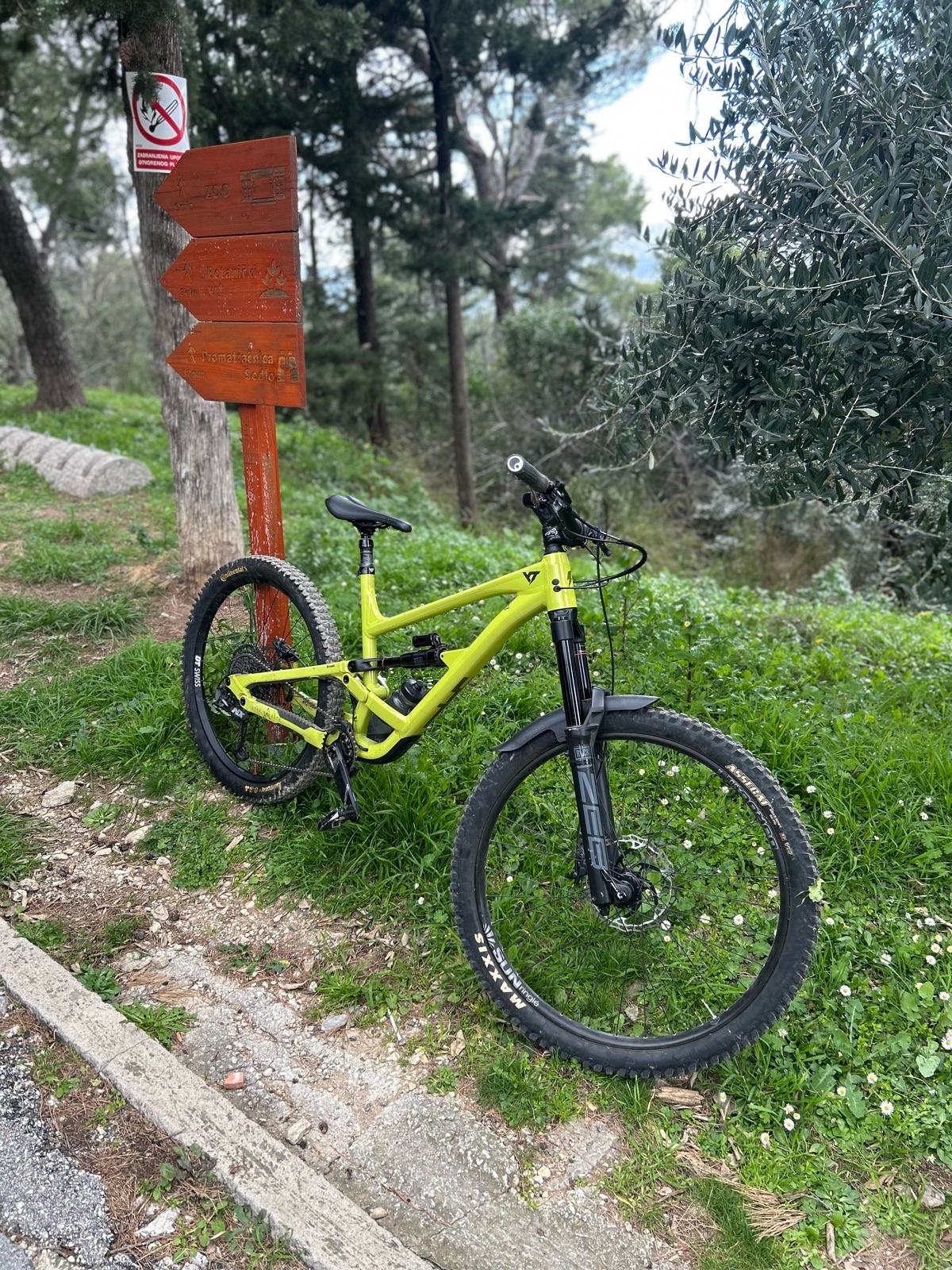 Yt Capra Core 1