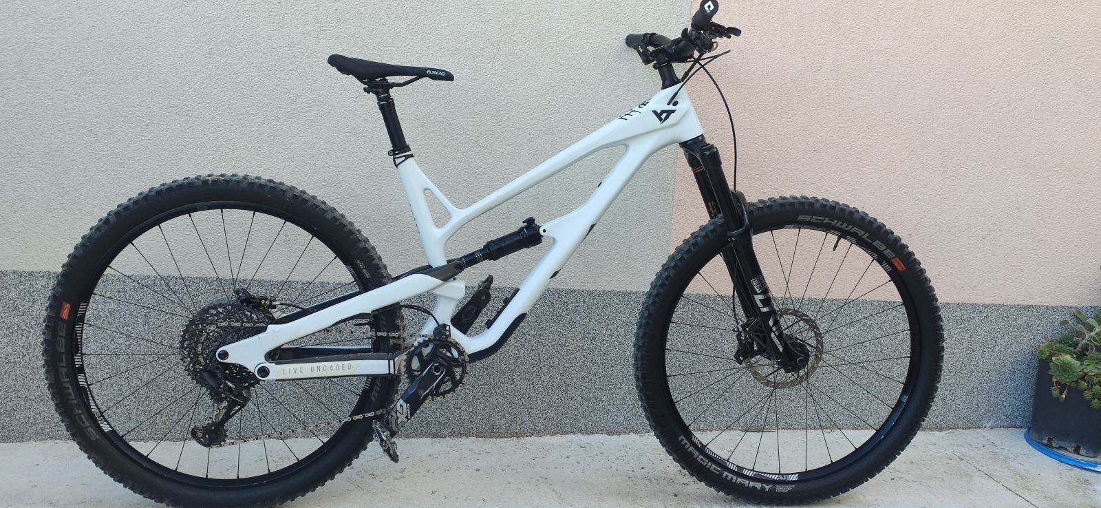 YT Jeffsy CF Pro, 1700 EUR