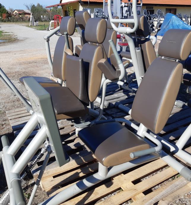 TECHNOGYM EASY LINE LEG PRESS 300€