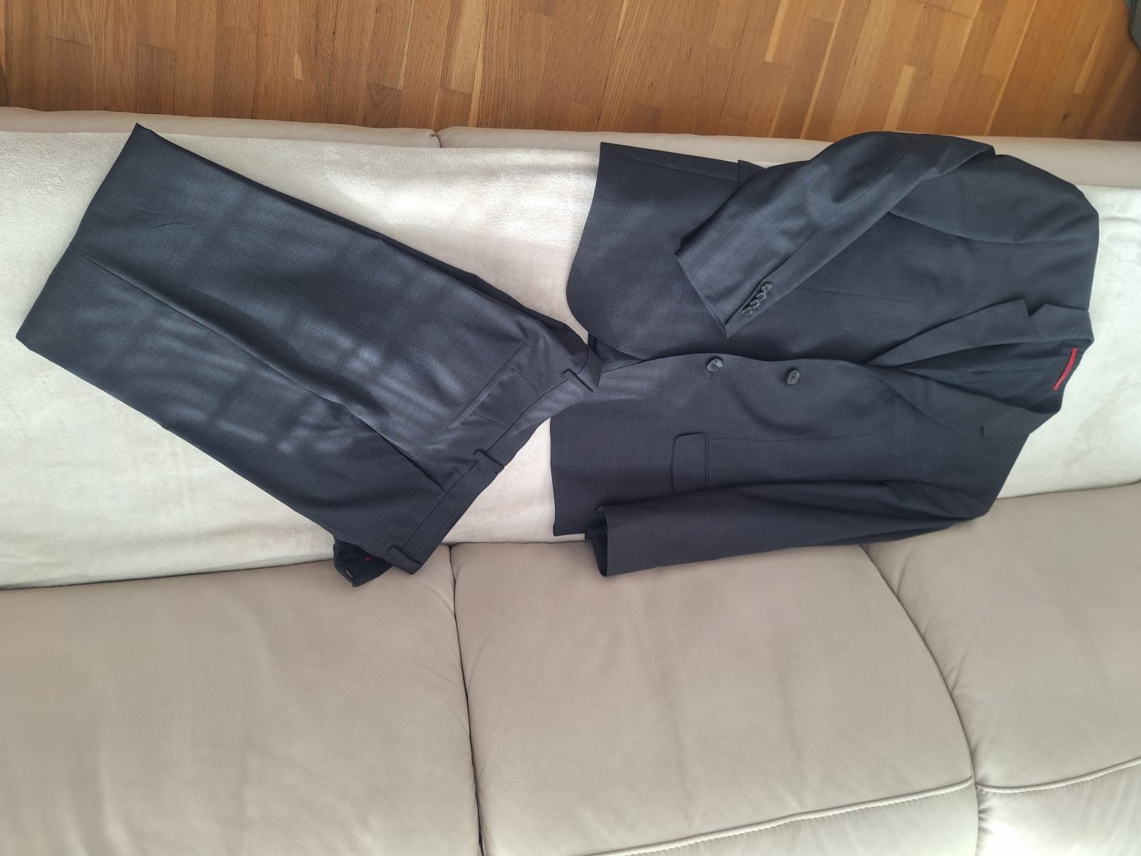 HUGO BOSS odijelo br 50