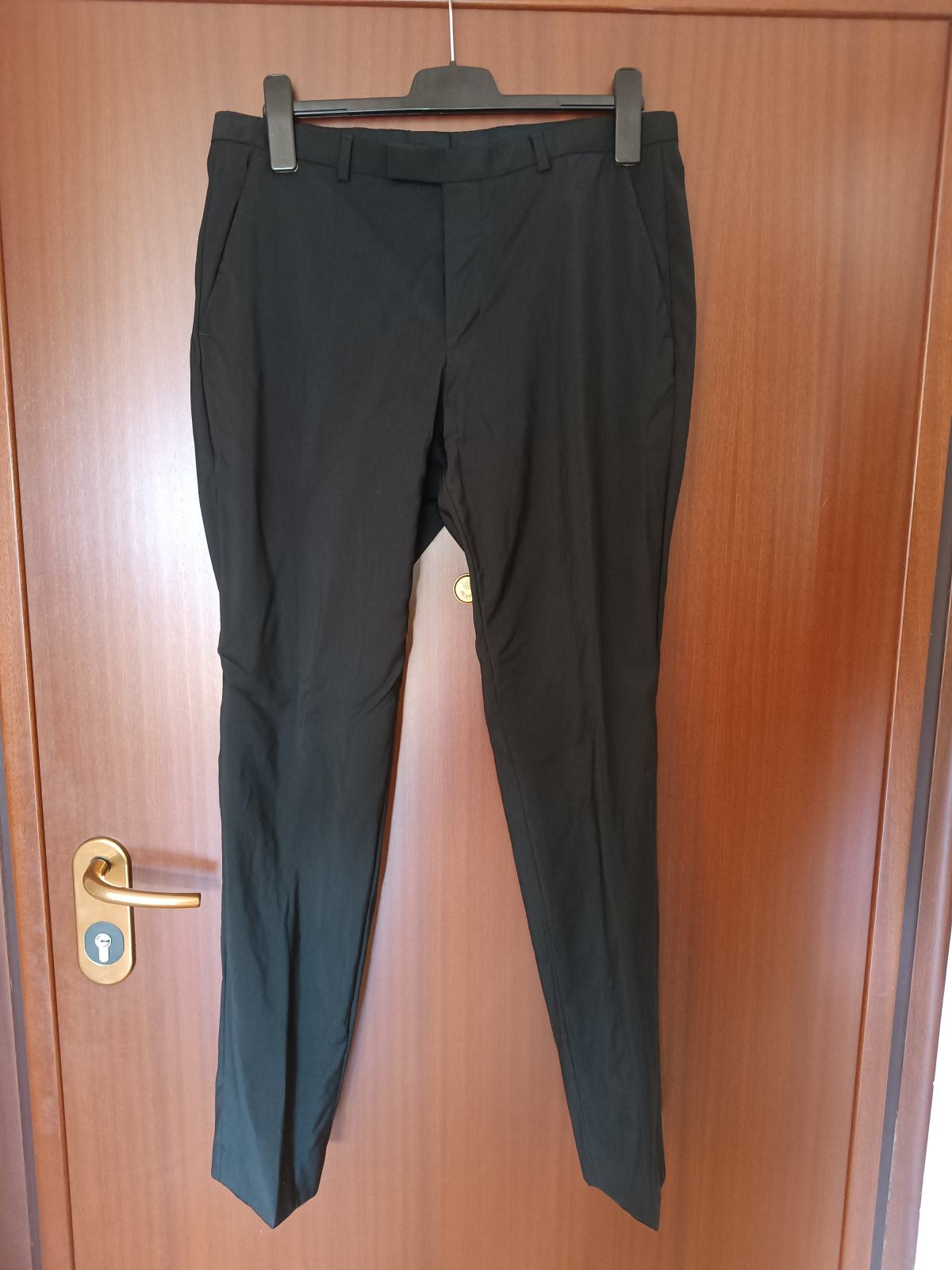 Hugo muške hlače na crtu 100% vuna W34 EU50