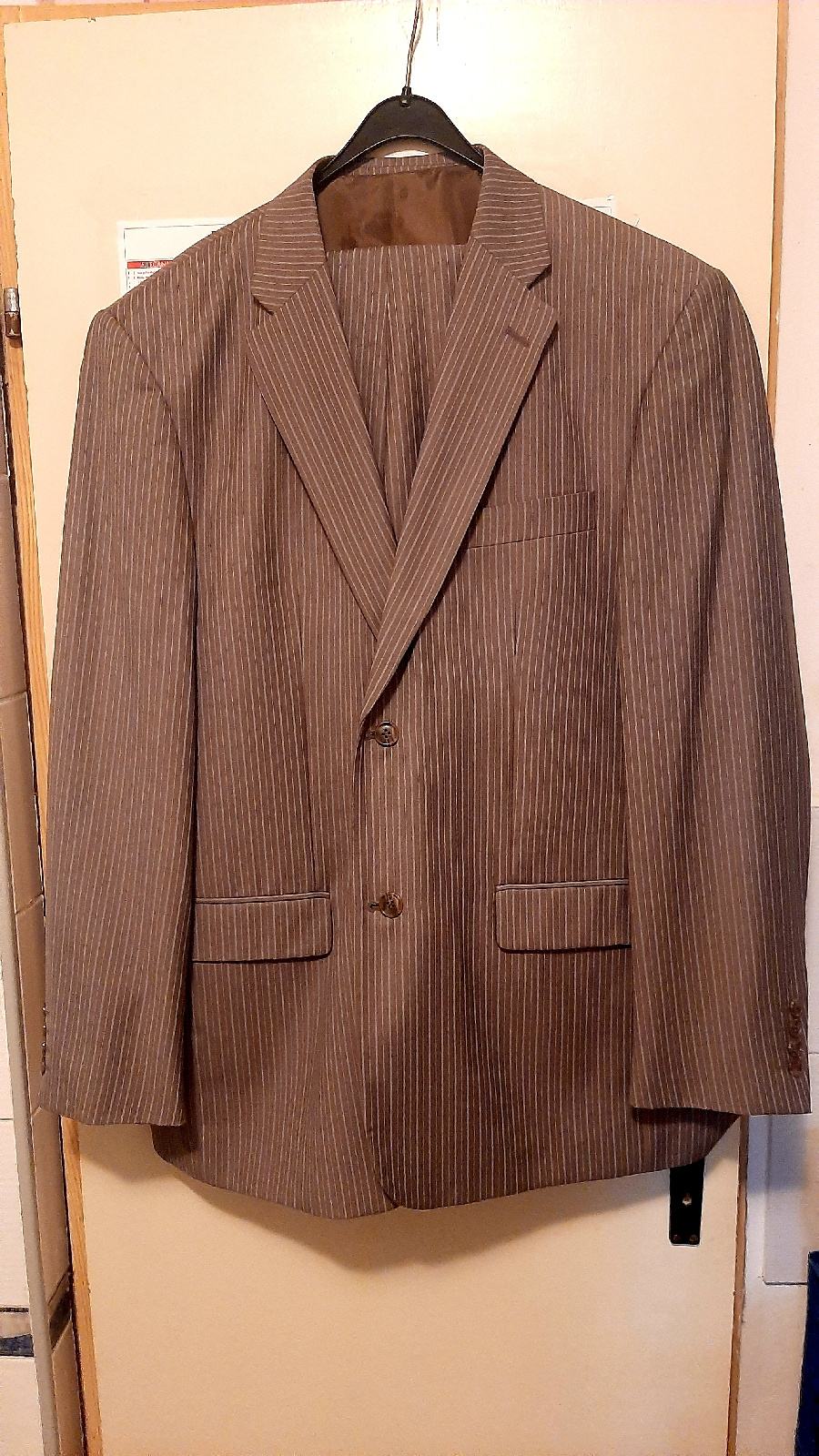 MUŠKO ODIJELO NOVO - XL